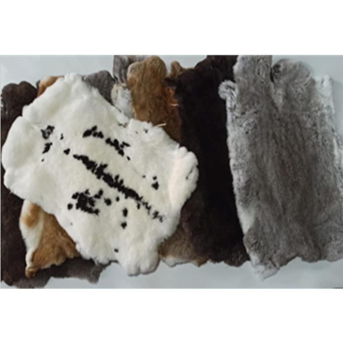 ZSCYD-yingda1992 5pcs Assorted Bulk Craft Grade Natural Rabbit Skins Real Quality Rabbit Pelts Perfect for Decoration, Cat/Dog Toys, Sewing, or Crafting Fur Hide 10" by 14"