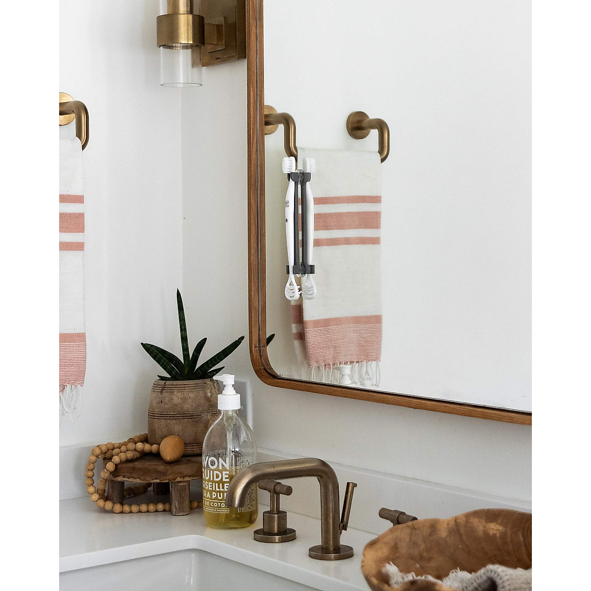 BAO TEA - Universal Manual Toothbrush Holder - Elevated Style - Suction Cup Mirror Mount