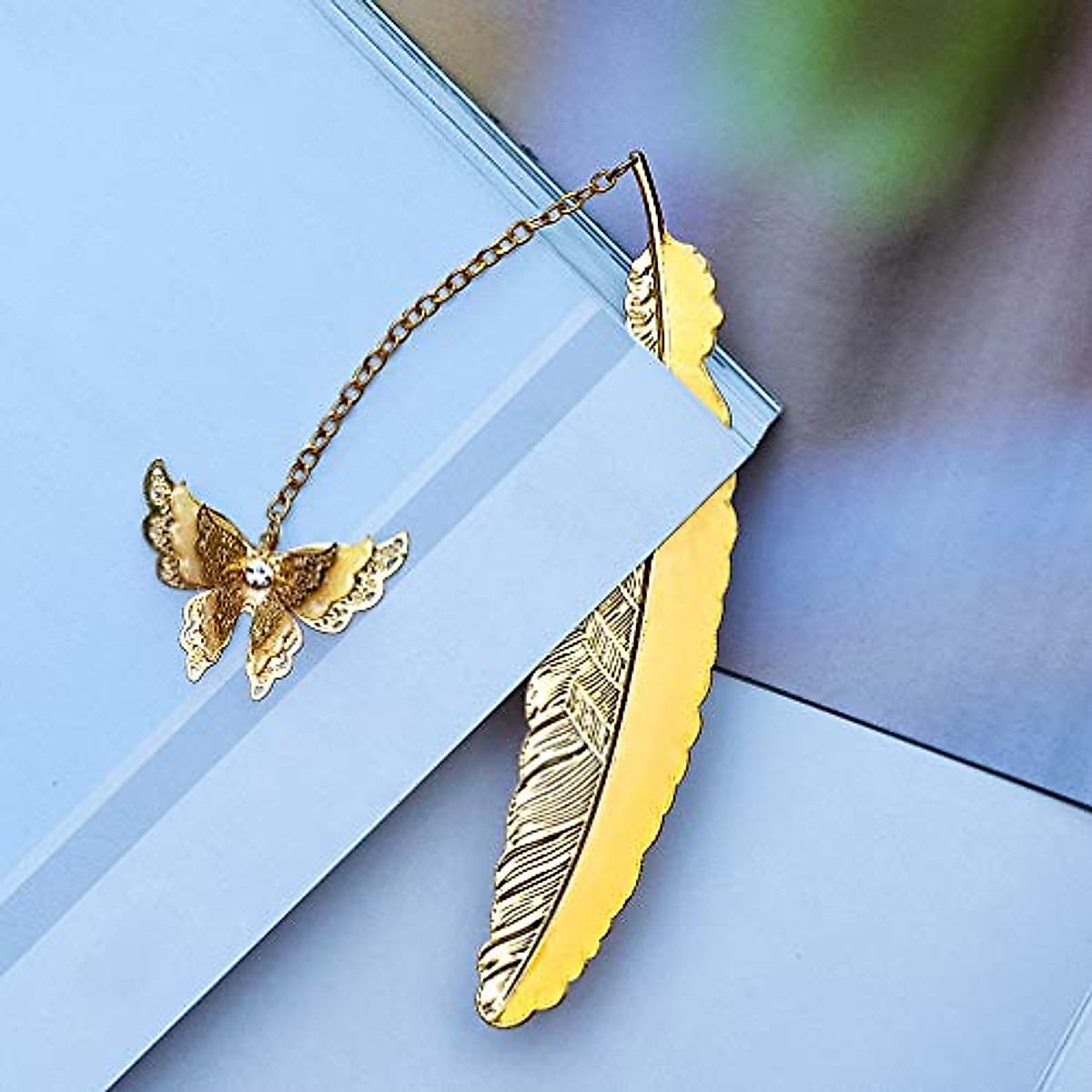 YJMZ Butterfly Bookmarks for Book Lovers，2 Pack.3D Butterfly Pendant with Fluorescent Feather, Suitable for Friends and Family,Gift of Love.