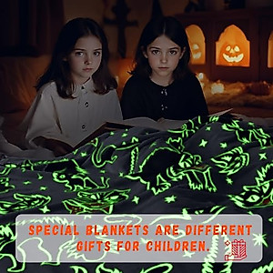 Halloween Blanket Soft Fleece Black Cat Throw Blanket Glow in The Dark Blanket Toys Decor for Kids Boys Girls Teens Birthday