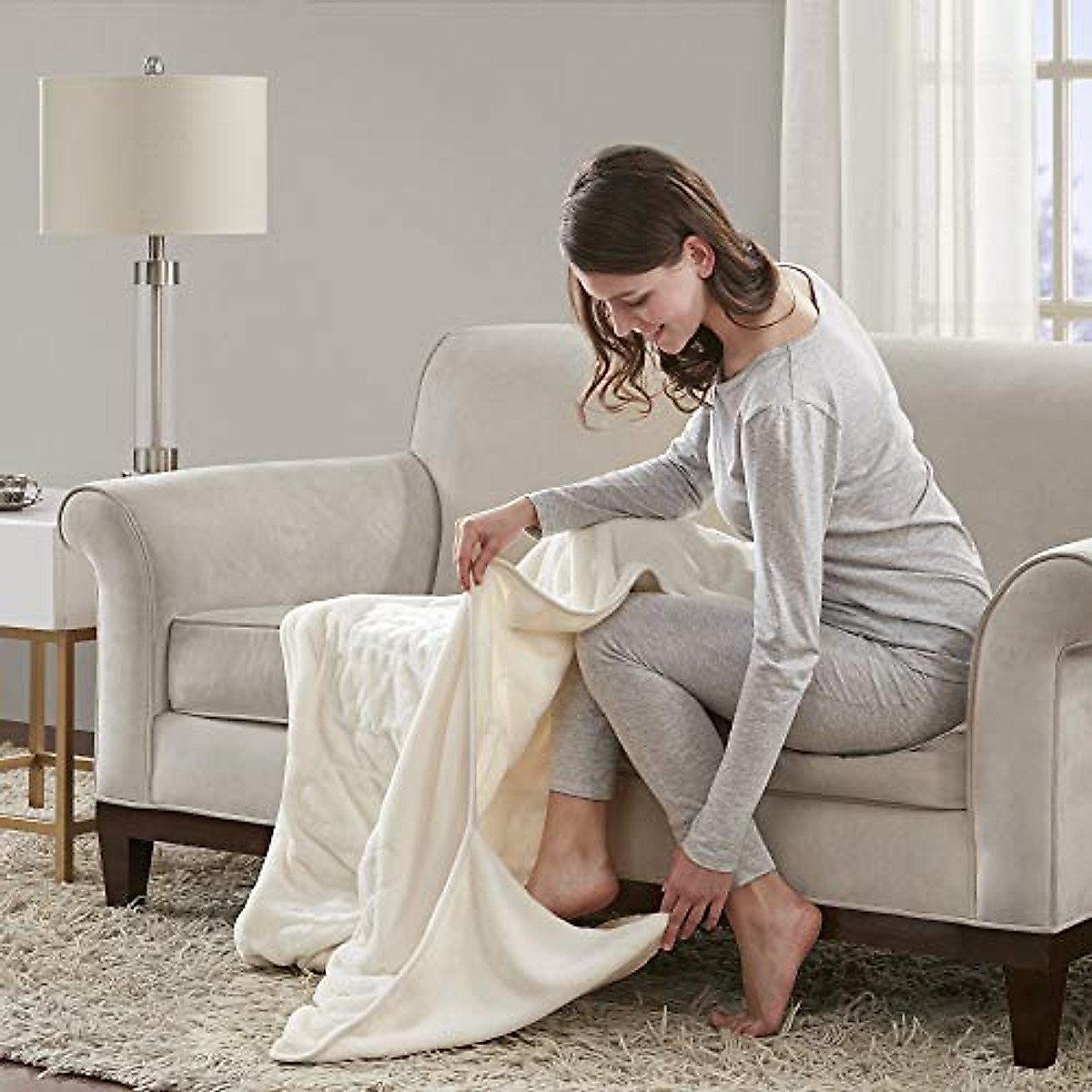 Beautyrest Foot Pocket Soft Microlight Plush Electric Blanket Heated Throw Wrap with Auto Shutoff, 50 x 62 in, Ivory