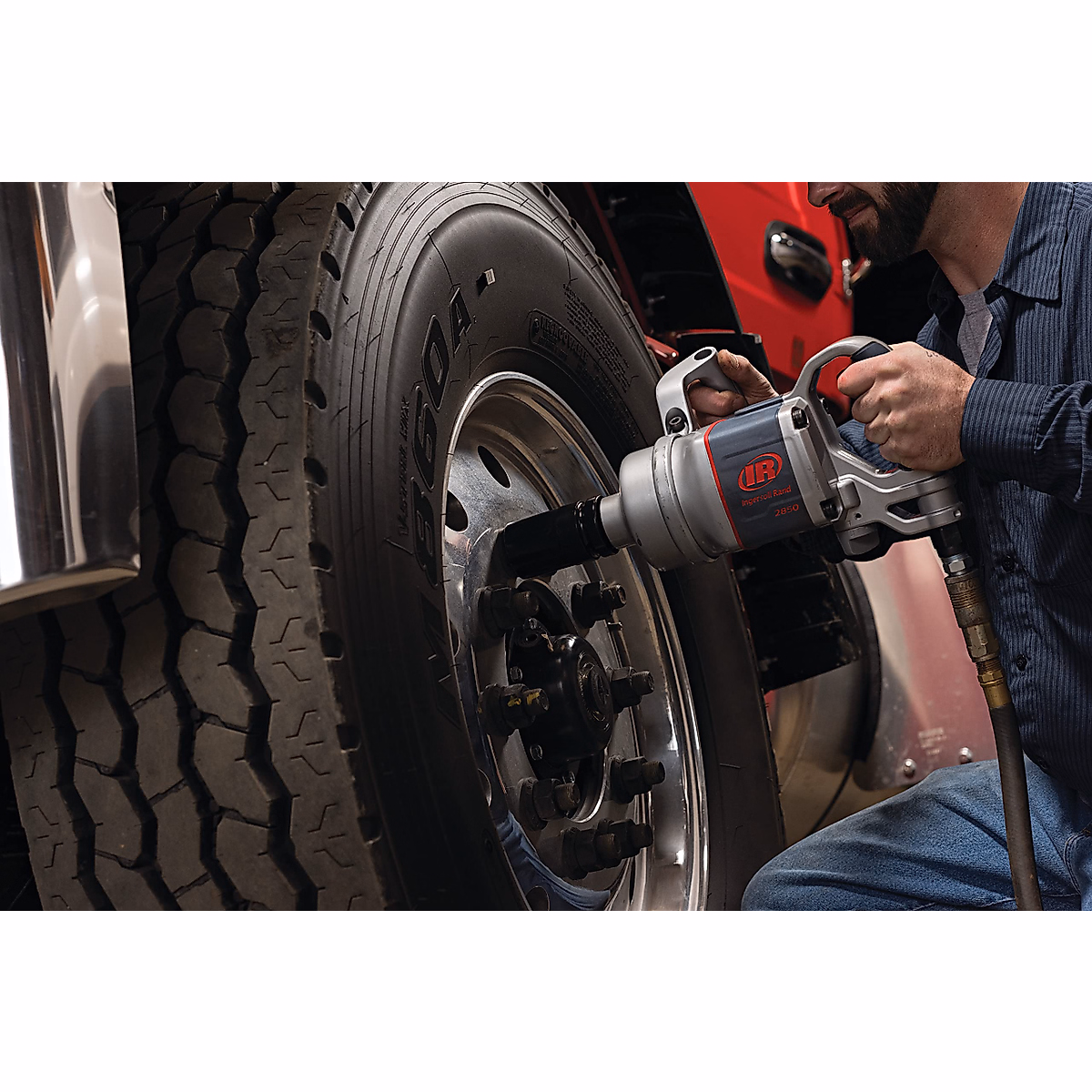 Ingersoll Rand 2850MAX 1" Air Impact Wrench, 2100 ft-lbs Max Torque, D-handle