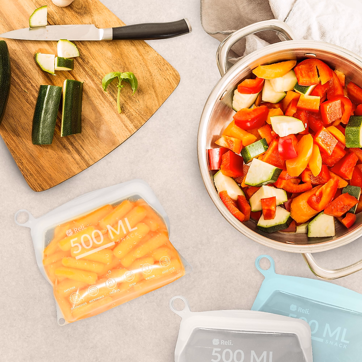 Reli. Reusable Silicone Bags (2 Pack) | Snack (500 ml) - Aqua | Silicone Bags for Food Storage | Small Reusable Food Storage for Meal Prep, Lunch Boxes | Leak-Proof, Dishwasher/Freezer Safe