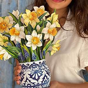Freshcut Paper Pop Up Cards, English Daffodils, 12 inch Life Sized Forever Flower Bouquet 3D Popup Greeting Cards with Note Card and Envelope