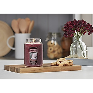Yankee Candle Home Sweet Home Scented, Classic 22oz Large Jar Single Wick Candle, Over 110 Hours of Burn Time, Ideal for Fall, Outdoors, Home and Christmas Decorations
