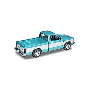 Revell 85-4503 Chevy S-10 Custom Pickup Model Car Kit 1:25 Scale 120-Piece Skill Level 4 Plastic Model Building Kit , Blue