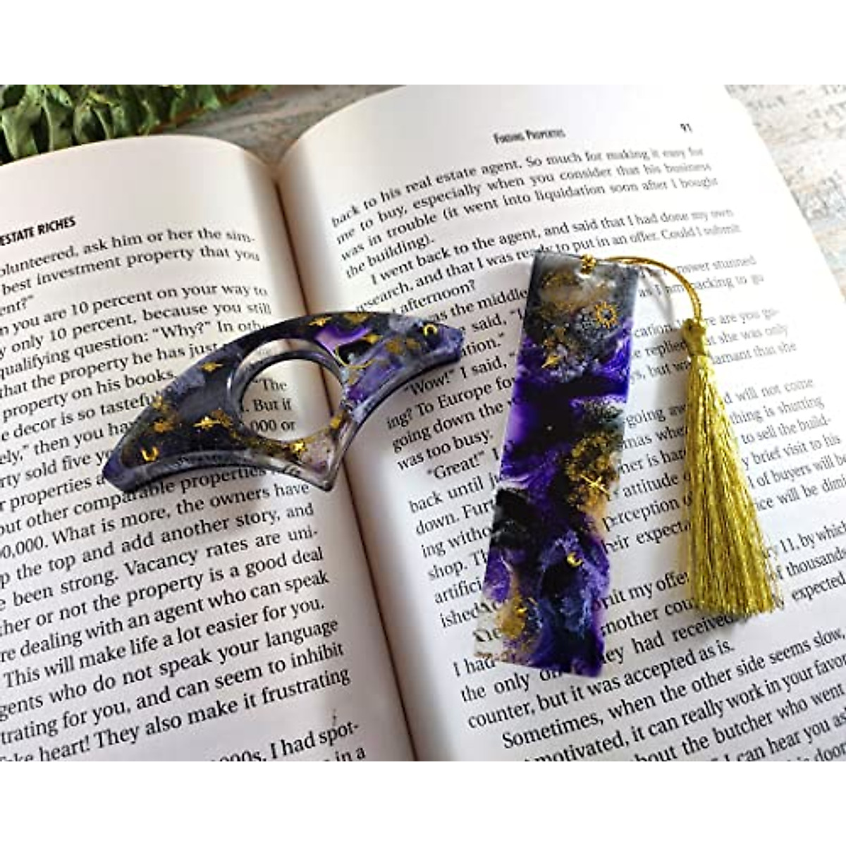 Set of Fantasy Resin Bookmark and Book Thumb Page Holder, Book Accessories, Reading Gift Set, Booklovers Gift, Birthday Gifts, Mothers Day Gift, Teachers Christmas Gift, Bookworm Gift Box