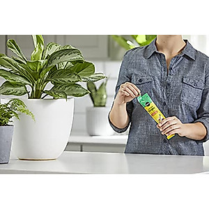 Miracle-Gro Pour & Feed Singles Ready-To-Use Liquid Plant Food - Pre-Measured Liquid Plant Fertilizer for Potted Plants, 2 oz. Singles