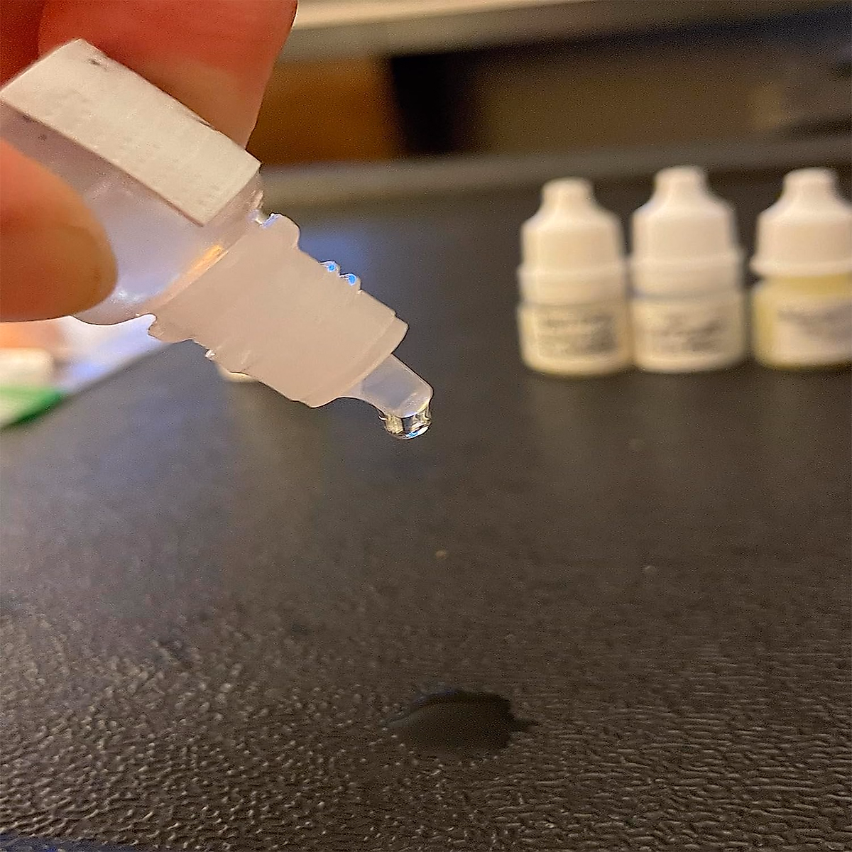 Muluo 30 Pcs 10 ml Empty Plastic Squeezable Eye Dropper bottle Plastic dropper bottle Portable Eye Drop Container with Screw Cap and Plug