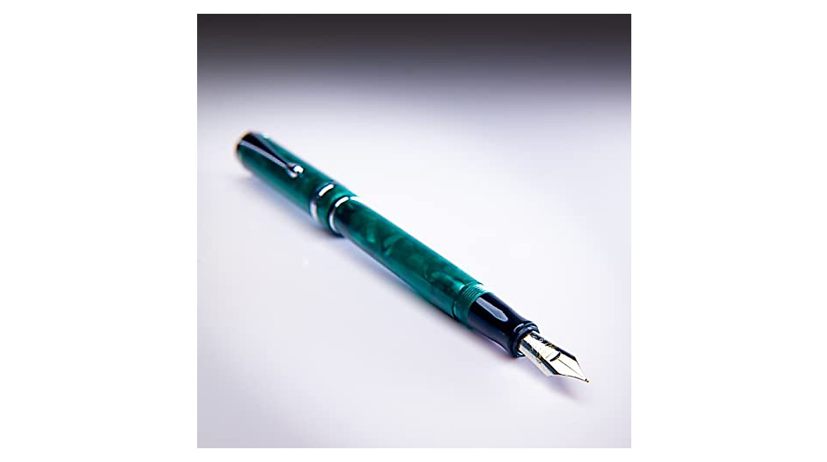 Conklin Duragraph Forest Green Fountain Pen - Elegant Classic Design