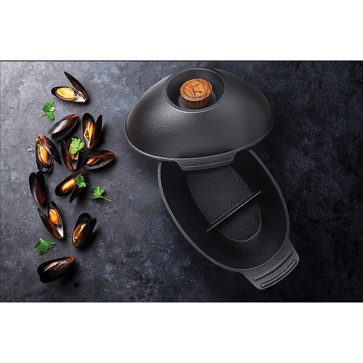 Outset - 76495 Outset Cast Iron Seafood and Mussel Pot with Lid for Empty Shells, 2.5 Quart, Black