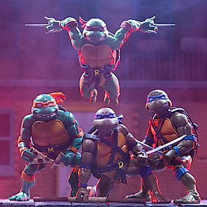 Super7 ULTIMATES! Teenage Mutant Ninja Turtles Michelangelo - 7" TMNT Action Figure with Accessories Classic Cartoon Collectibles and Retro Toys