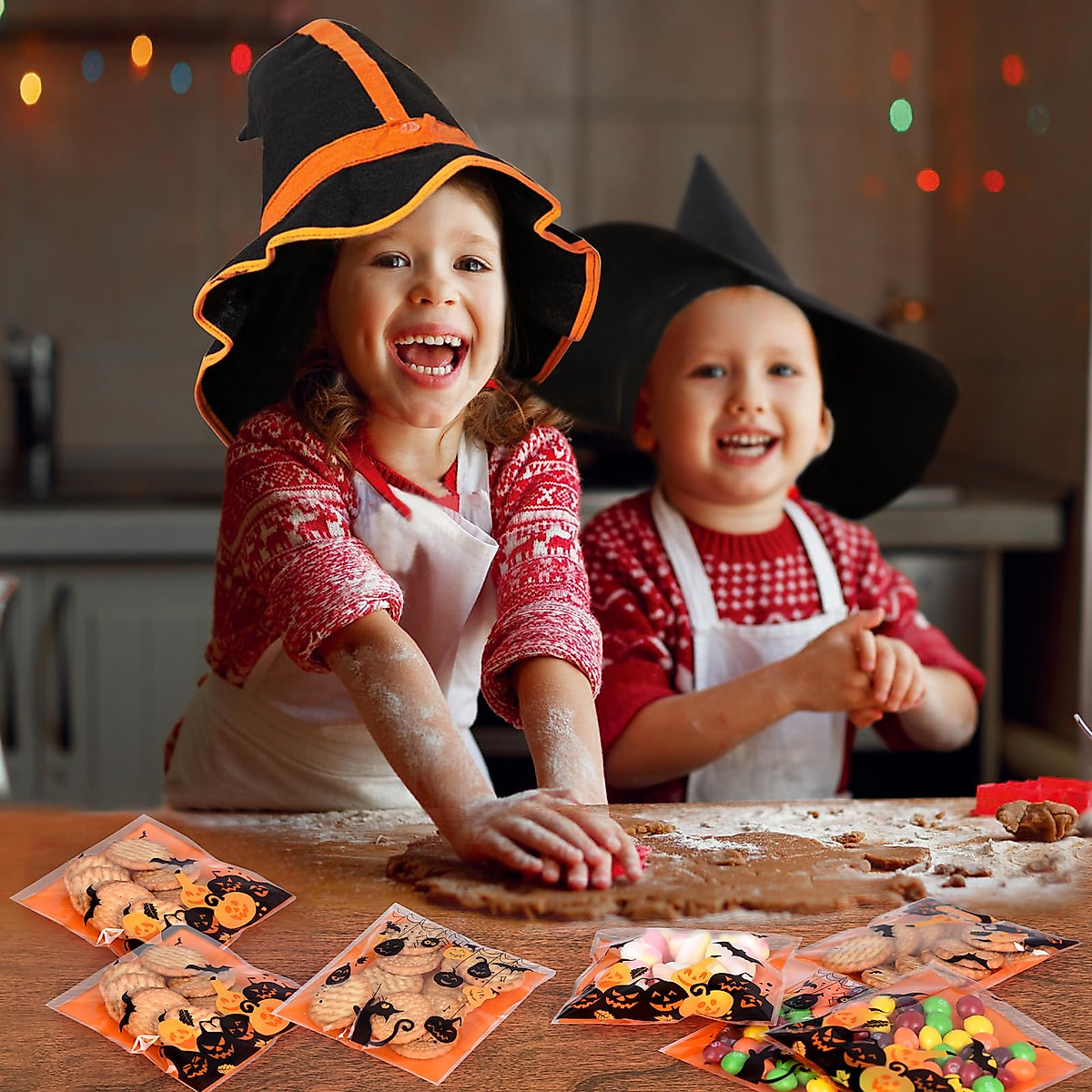 Halloween Cellophane Bags, KUZIUA 100 Pcs Resealable Halloween Cellophane Treat Bags, Sealed Plastic Cellophane Gift Bags with Adhesive Closure for Snack, Cookie & Candies, 3.9 * 3.9 Inches (2 Style)