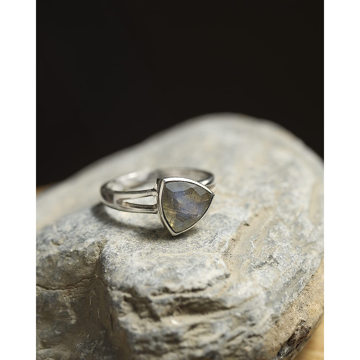 YoTreasure Natural Trillion Shape Labradorite Ring 925 Sterling Silver Jewelry