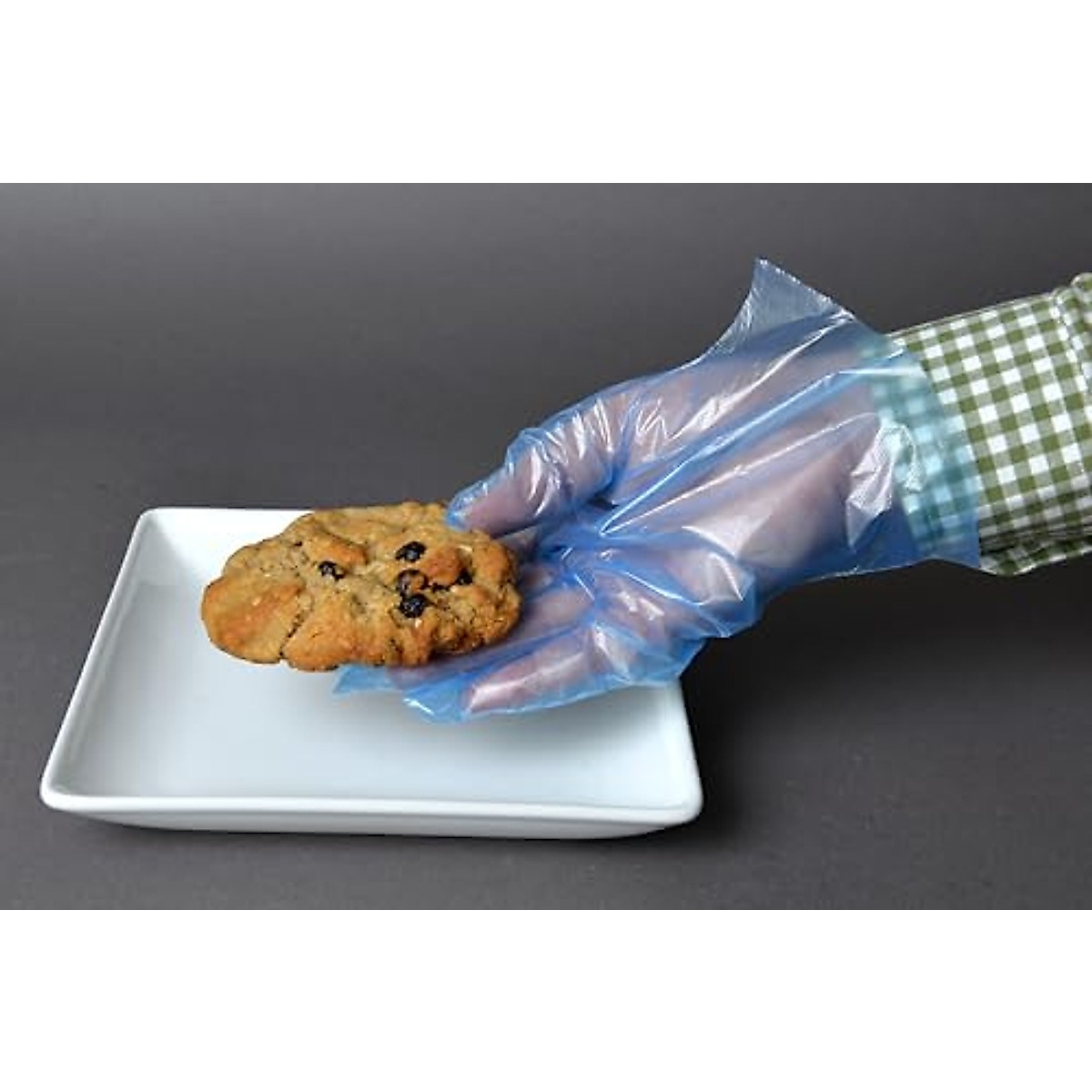 Daxwell Poly Gloves, Easy-Fit Food Prep Gloves, Header Gloves, One Size Fits All, Blue, With Wall Mount, F10003538 (Case of 1,000, 20 Cards of 50)