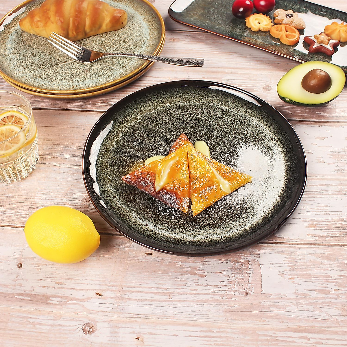 jinsongdafa Ceramic Dinner Plates Dish Set,Set of 4,for Lunch snacks -Microwave Oven & Dishwasher Safe,Scratch Resistant,Dinnerware Kitchen Porcelain Serving Dishes 10 Inch Round