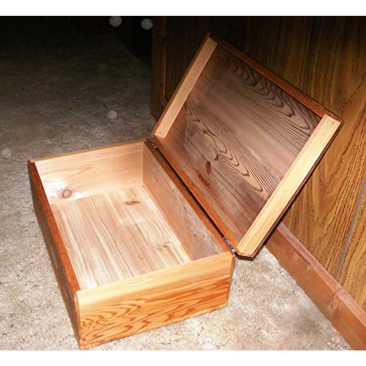 Steve's Gift Shoppe Cedar Keepsake Memory and Treasure Box or Storage Box - Size 17 x 14 x 8 Inches