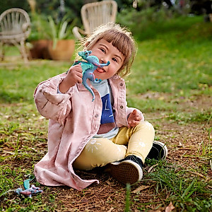 Schleich Bayala Dragon Toys and Figurines - Flying Flower Mother and Small Baby Dragon, Action Figure Kid Toys and Dolls, Girls and Boys Ages 5 and Above