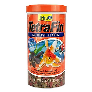 TetraFin Goldfish Flakes 7.06 Ounces, Balanced Diet Fish Food