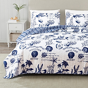 Great Bay Home Twin/Twin XL Coastal Bedding Set, Summer Coastal Quilt with Sham, Beach 2-Piece Reversible All Season Bedspread Quilt Set. Lightweight Nautical Quilted Coverlet. Navy