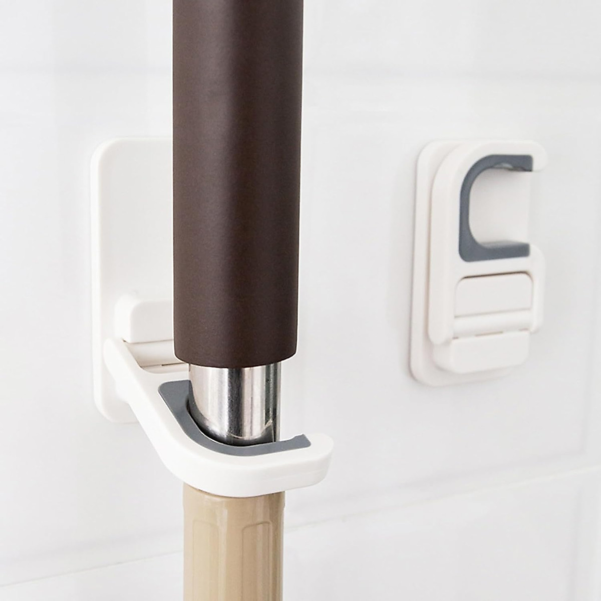 4/6/8PCS Peel and Stick Mop & Broom Holders, Mop and Broom Wall Holder Peel and Stick, Broom And Mop Organizer Wall Hanging, Broom Holder Wall Mount Self Adhesive, Broom Closet Organizer Hooks (4PCS)