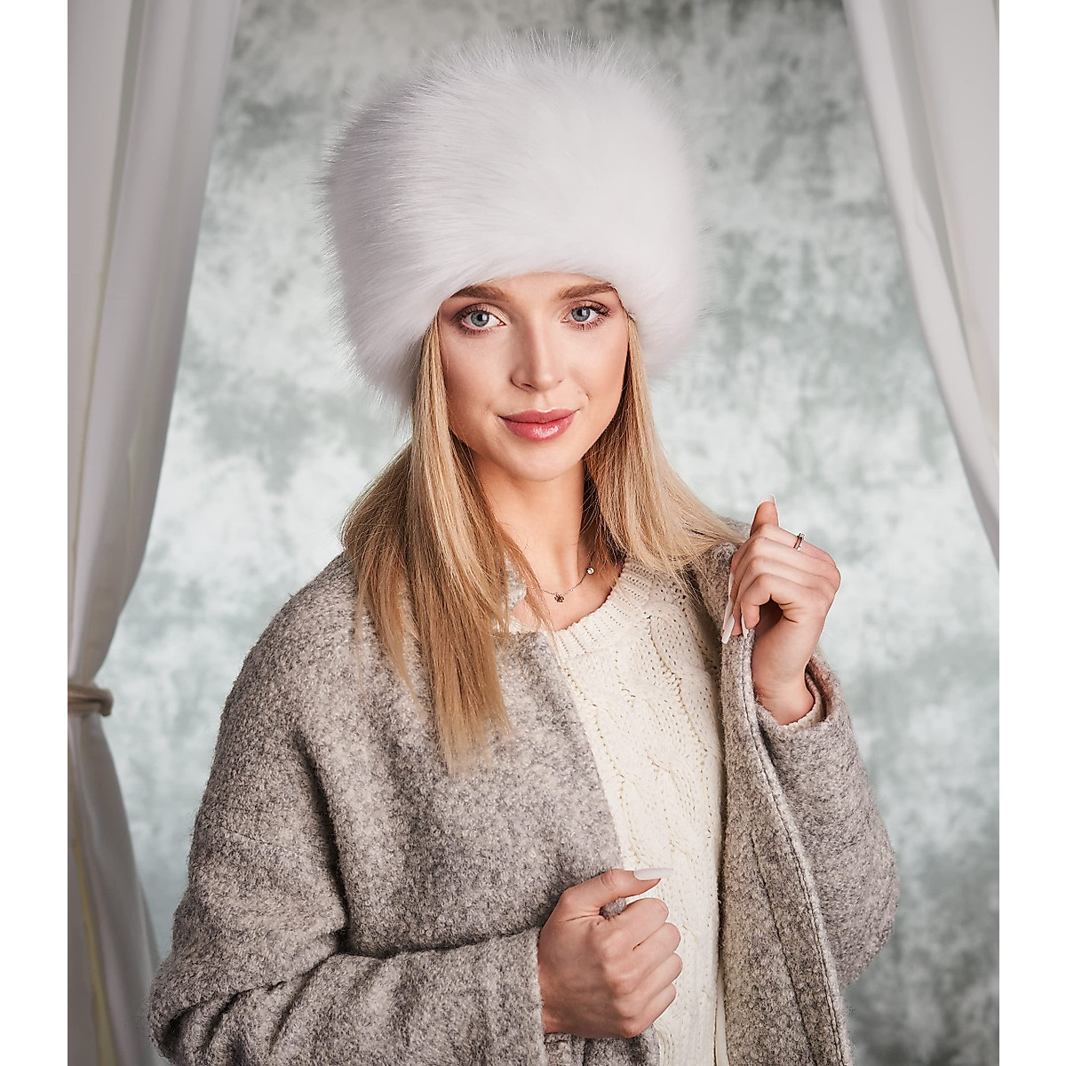 Futrzane Classic Cossack Hat - Faux Fur Hats for Women - Warm Furry Russian Hat (M, White Classic)
