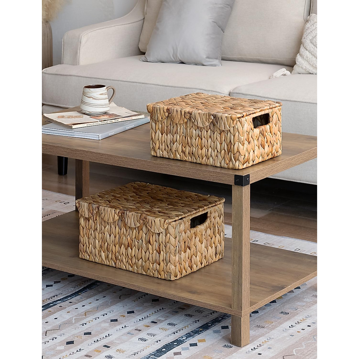 StorageWorks Scalloped Edge Wicker Basket with lid, Wicker Storage Basket with Built-in Handles, Handwoven Basket for Décor, Natural Water Hyacinth Wicker Basket for Shelves, Nursery Room