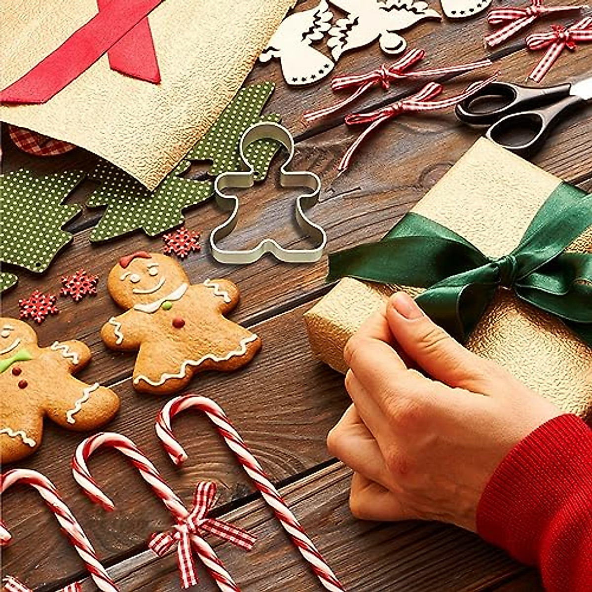 Bilipala 6 Pieces Metal Gingerbread Man Cookie Cutter Christmas Lebkuchen Cookie Molds