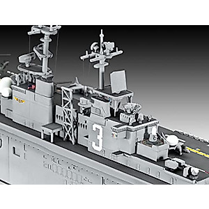 Revell 05178 Assault Carrier USS WASP Class 1:700 Scale Model Kit