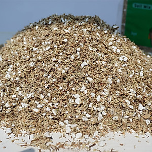 Kapecute Carnivorous Plant Soil Mix 3 Qts, Include Perlite and Sphagnum Moss Debris, Great Potting Soil for Venus Fly Traps, Pitcher Plants, Sundews