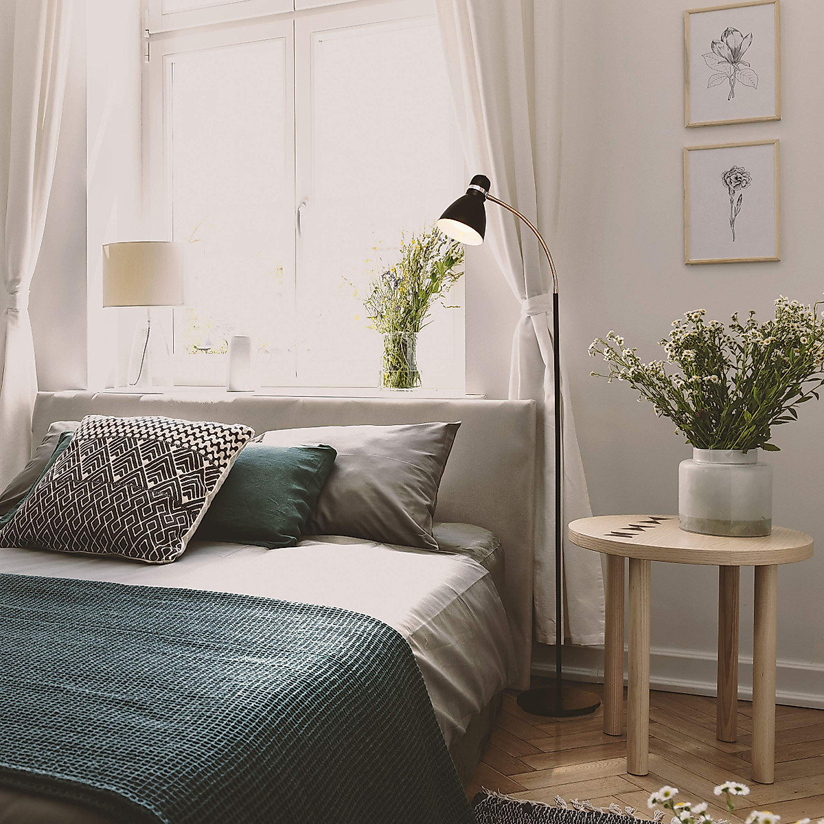 Brightech Avery Floor Lamp, Dimmable Standing Lamp with Sturdy Base for Bedroom Reading, Modern LED Lamp for Living Rooms, Tall Tree Lamp for Offices, Great Living Room Decor - Brass