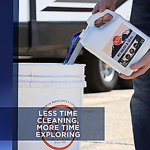 303 Products RV Wash & Seal - Clean, Streak-Free Finish, pH Neutral with High Foaming Formula, Provides A Deep Gloss Finish on RVs, Campers, Pop-ups, and Motorhomes, 1 Gallon (30240)