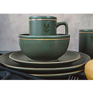 HALO Master Chief 117 Stoneware 8-Piece Dinnerware Set | Plates, Bowls, Mugs