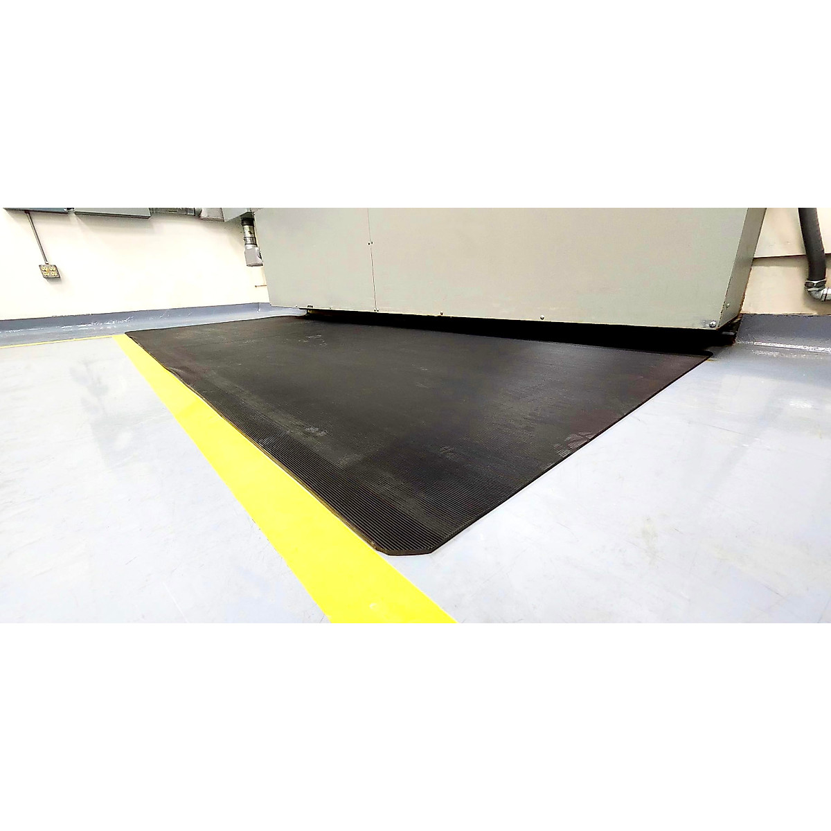 Rhino Dielectric, Non-Conductive, Insulating Switchboard Mat, Class 2, 3' x 5' x 1/4" Thick, ASTM D178, Color; Solid Black, Corrugated Surface