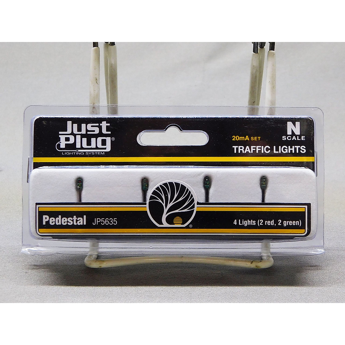 Woodland SCENICS Pedestal Traffic Light 4 Pack N Scale