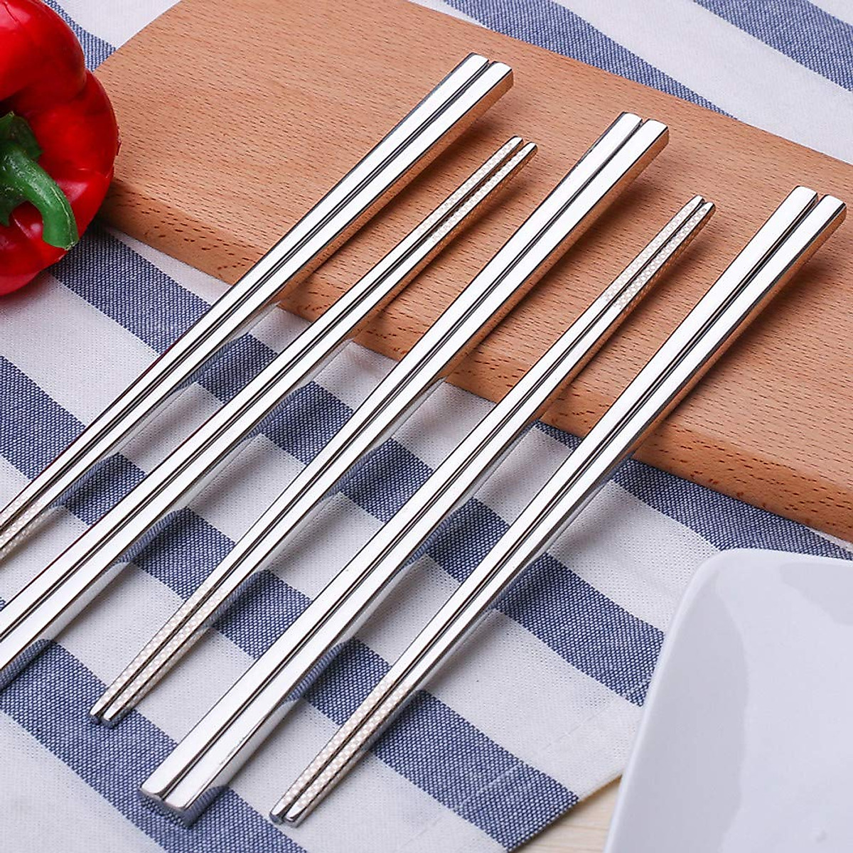 LIUNA Reusable Metal Chopsticks 304 Stainless Steel Chopsticks 9 Inch Mirror Polish Square Chop stick 5 Pairs Gift Set