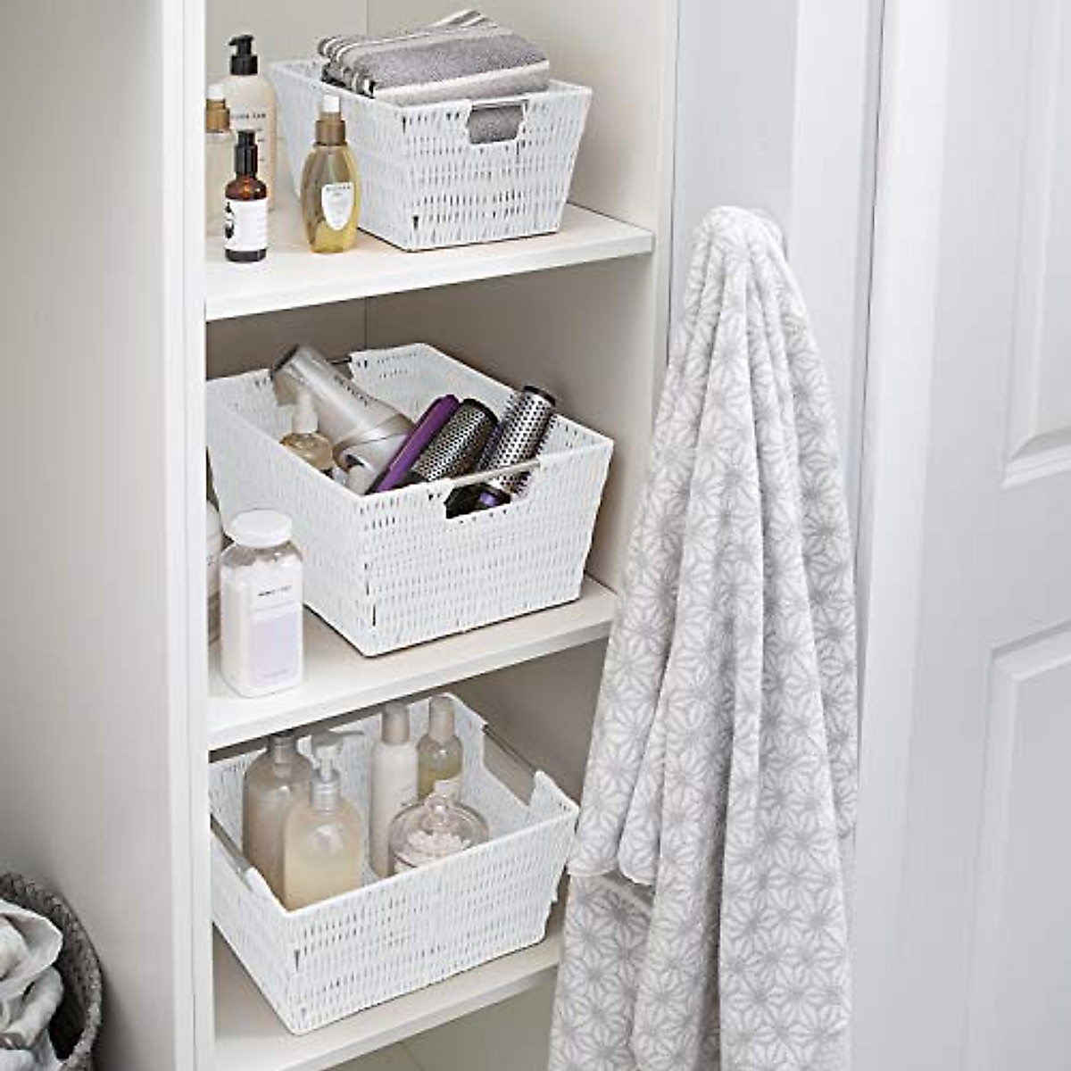 Simplify 3 Pack Set Woven Baskets with Handles, for Storage, Blankets, Toys, Books, Ideal for Home, Office, Dorm, Playroom, Closet, in White 3 Piece Rattan Tote