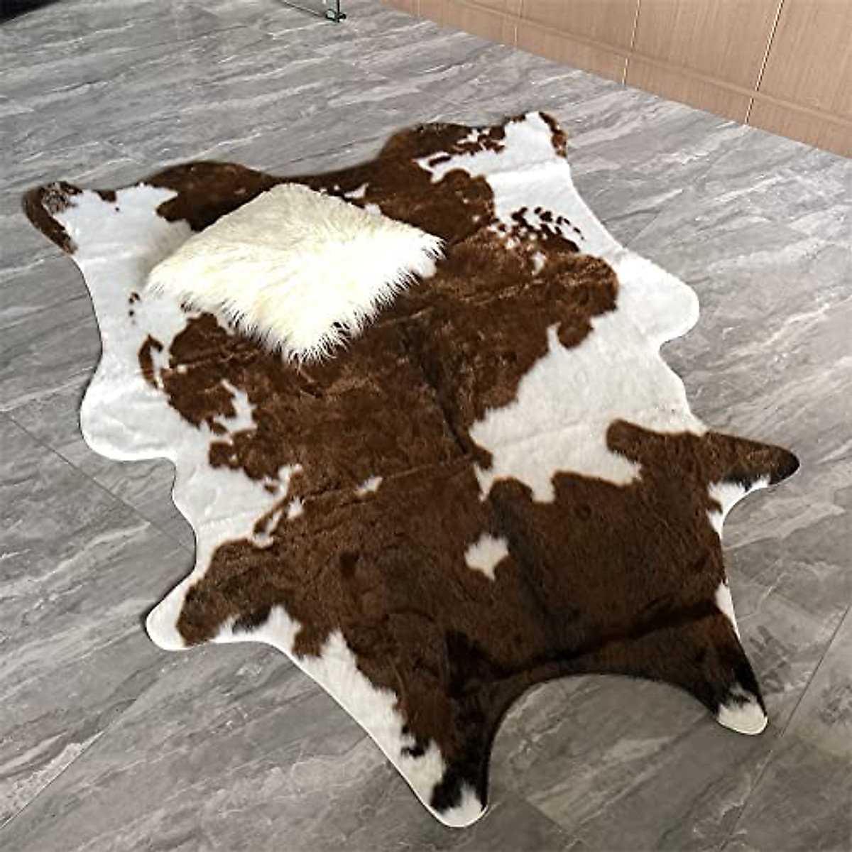 Huichenxing2021FURSTORE Faux Fur Deer Print Area Rug, Animal Deer Hide Skin Cowhide Area Rug Animals Mat Non-Slip Deer Rug for Home Living Room Bedroom 33.5in x43.3in/2.8ftx3.6ft
