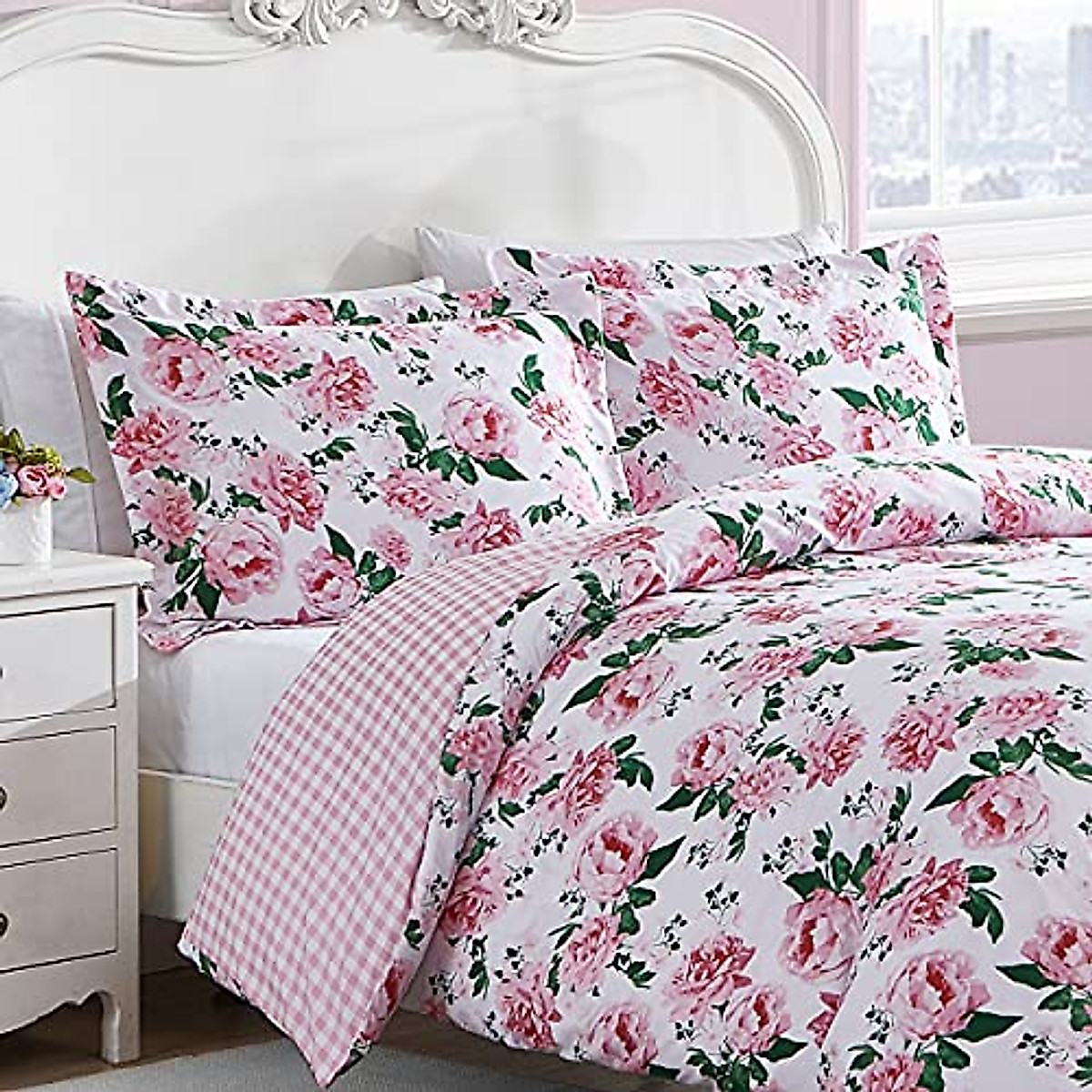 Betsey Johnson - Queen Duvet Cover Set, Reversible Bedding with Matching Shams, All Season Home Decor (Blooming Roses Pink, Queen)