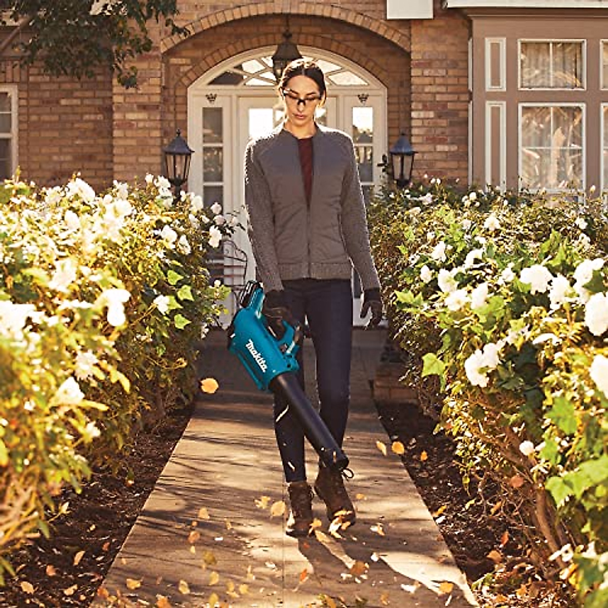 Makita XBU03SM1 18V LXT® Lithium-Ion Brushless Cordless Blower Kit (4.0Ah)