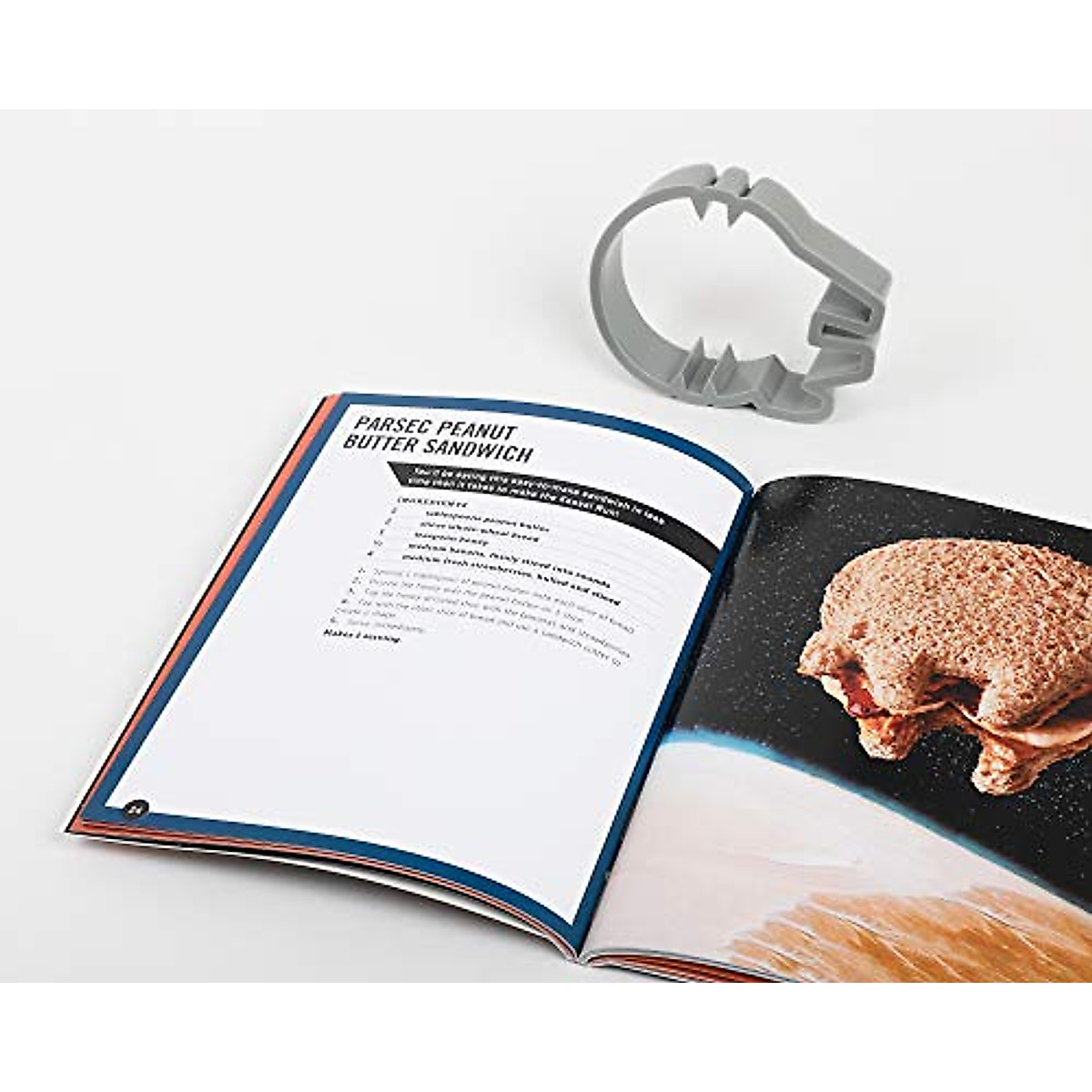 The Star Wars Cookbook: Han Sandwiches and Other Galactic Snacks (Star Wars x Chronicle Books)