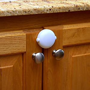 Qdos Safety Adhesive Double Door Cabinet Lock | White | Easy One Handed Operation - Patented ZeroPinch Design - Only Fits Standard Framed Cabinets and Furniture - Baby Proofing Doesn't Have to be Ugly