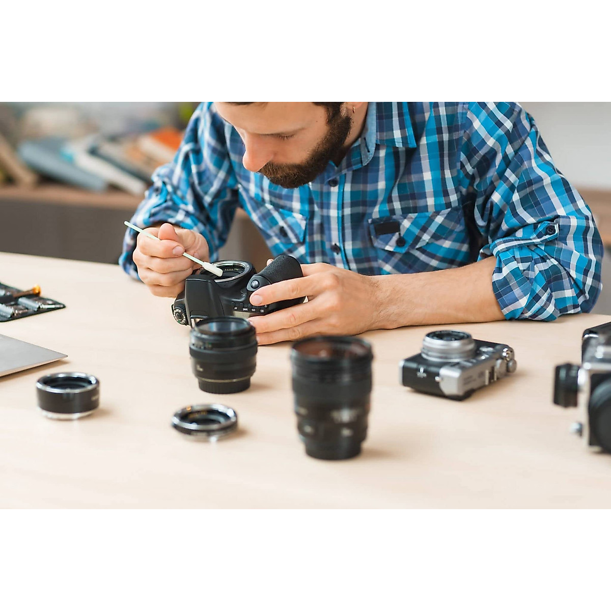 200 PCS Professional Foam Cleaning Swab Sticks for Lab, Dust-Free Cleaning Sponge Tip Swabs for Printer Heads, Scanners, Camera Lenses, Chip Hard Disk Industries, Optical Lenses and Optical Equipment