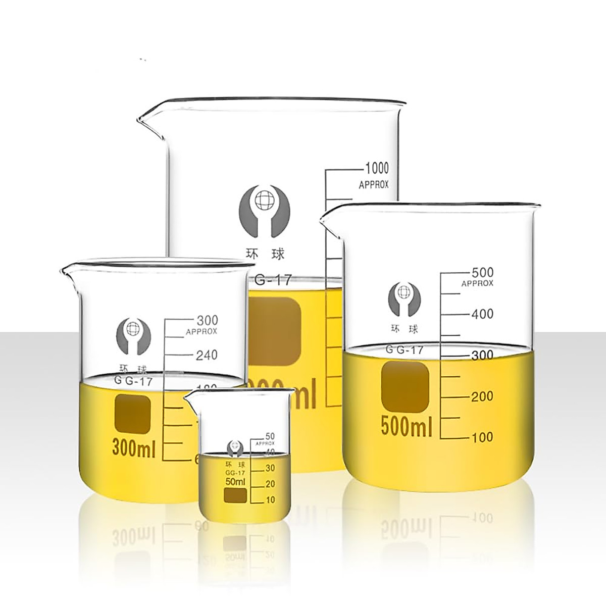 KNMNIU 50ml Low Form Glass Beaker, 3.3 Borosilicate Glass Graduated Printed Scale Measuring Cups with Spout for Kitchen Lab Liquids,4 PACK