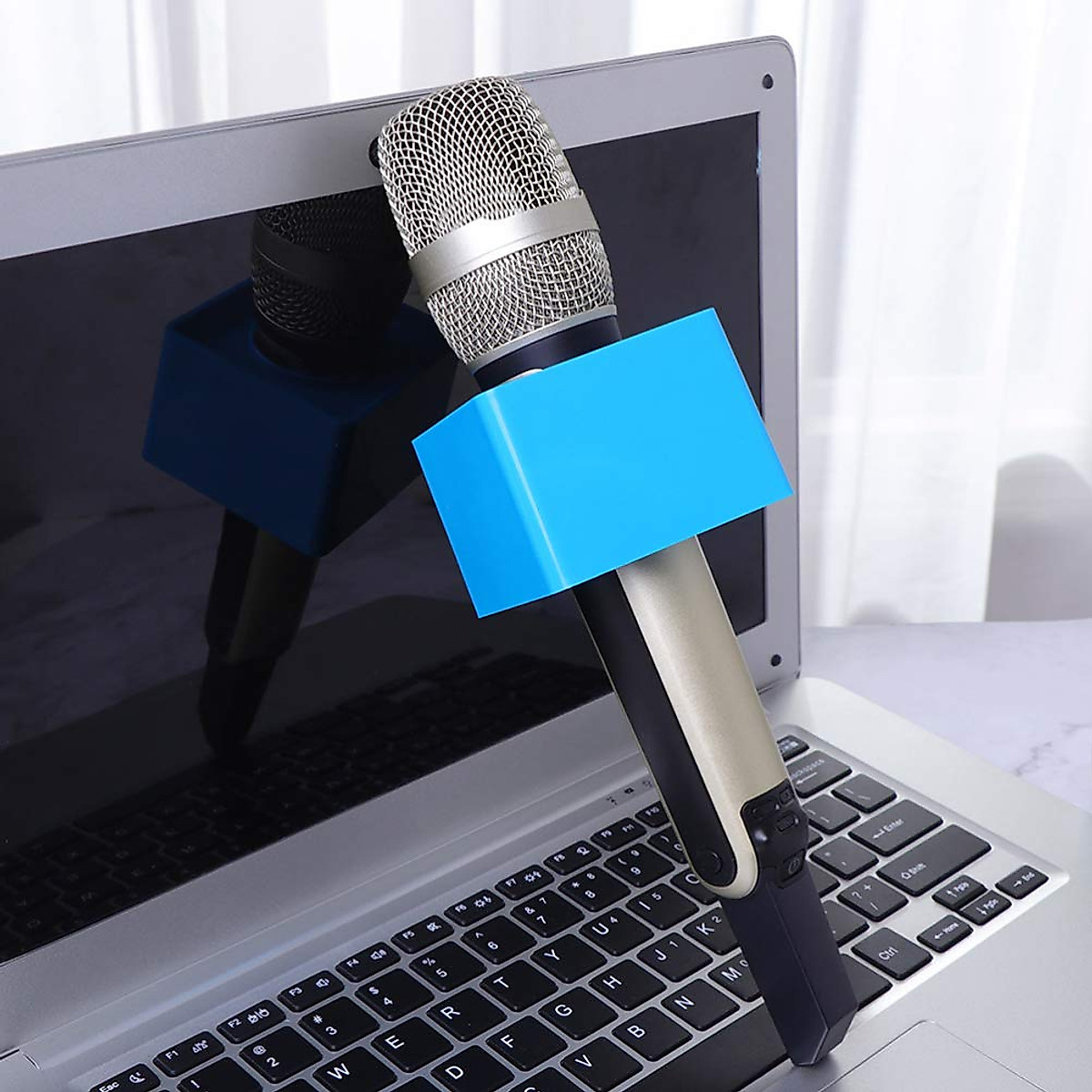 NUOBESTY 2Pcs Microphone Flag Station Logo Square Cube Shaped Portable Mic Stands Injection Molding Flag for TV Conference Interviews Stage (Blue)