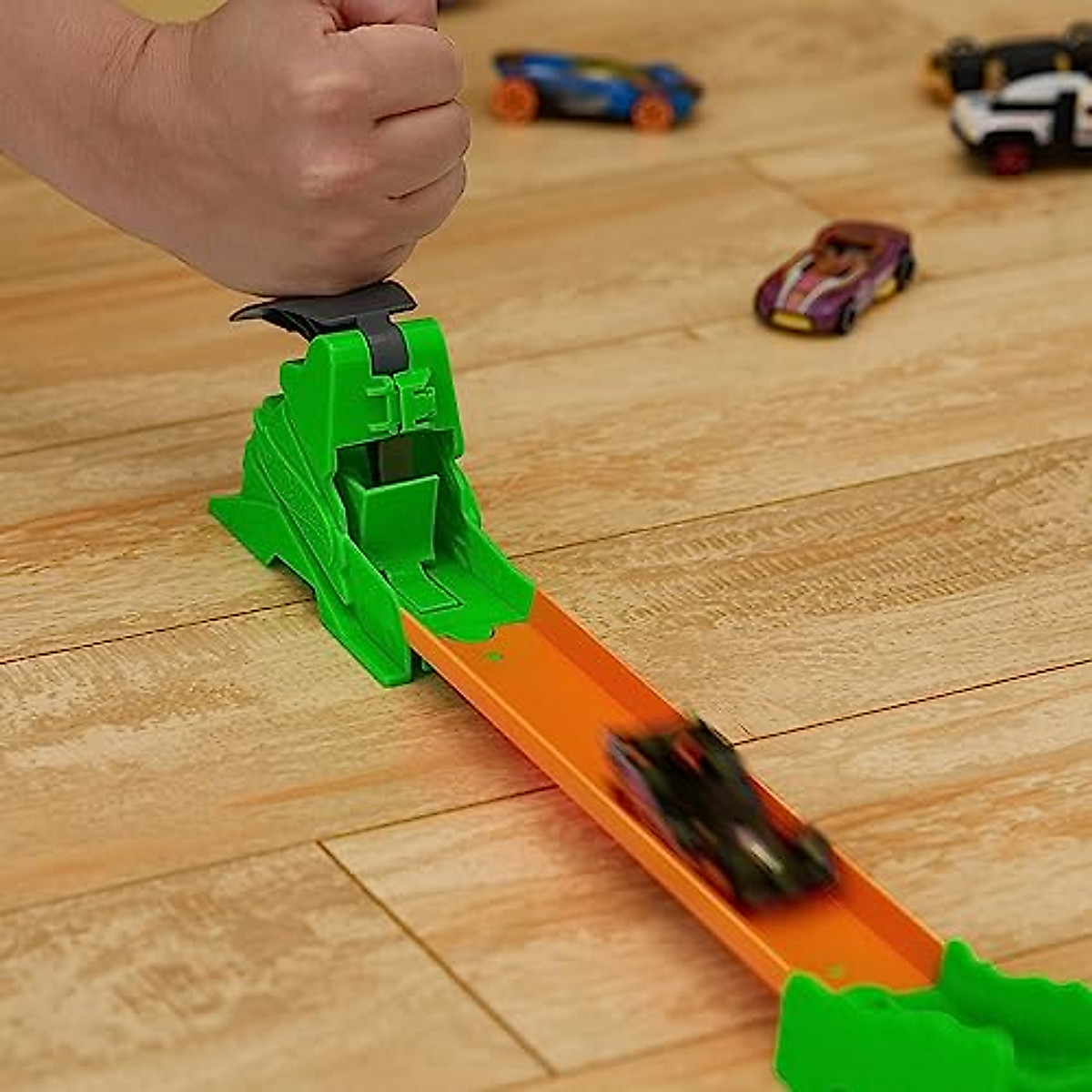Hot Wheels Track Builder Playset Toxic Super Jump Pack with 1:64 Scale Toy Car & 10 Component Parts in Modular Storage Box