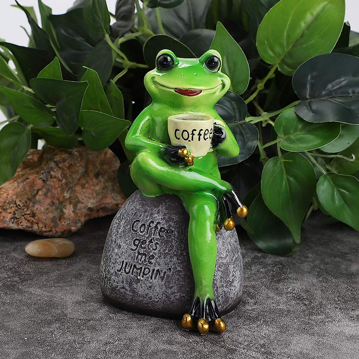 JUXYES Creative Craft Resin Frog Figurine Decor, Frog Sitting On Stone Statue Drinking Coffee Sculpture Statue, Personalized Collectible Figurines Mascot Frog for Indoor Outdoor Garden Decoration