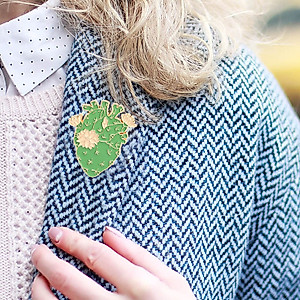 Sweater Clips Monochrome Brooch Jewelry Clothing Accessories Lacquer Brooch Badge Clothes Bag Pin Backs (B, One Size)