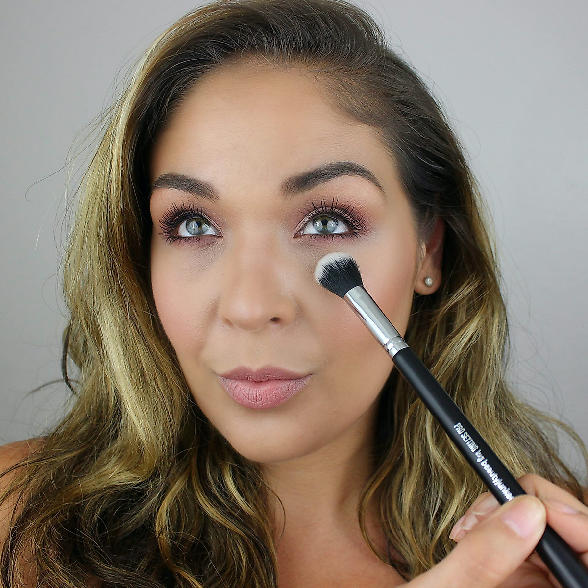 Under Eye Setting Powder Brush - Small Soft Fluffy Tapered Blending Makeup Brush, Set Concealer, Buffing, Baking, Finishing Loose, Pressed, Compact, Mineral Cosmetics, Synthetic, Cruelty Free Vegan