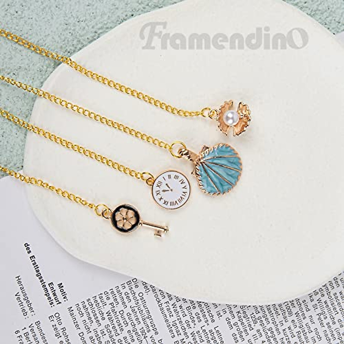 Framendino, 4 Pack Metal Feather Bookmarks Gold Retro Book Page Chain Pendant Bookmark Gifts for Reader, Book Lovers, Students, Teachers, Friends